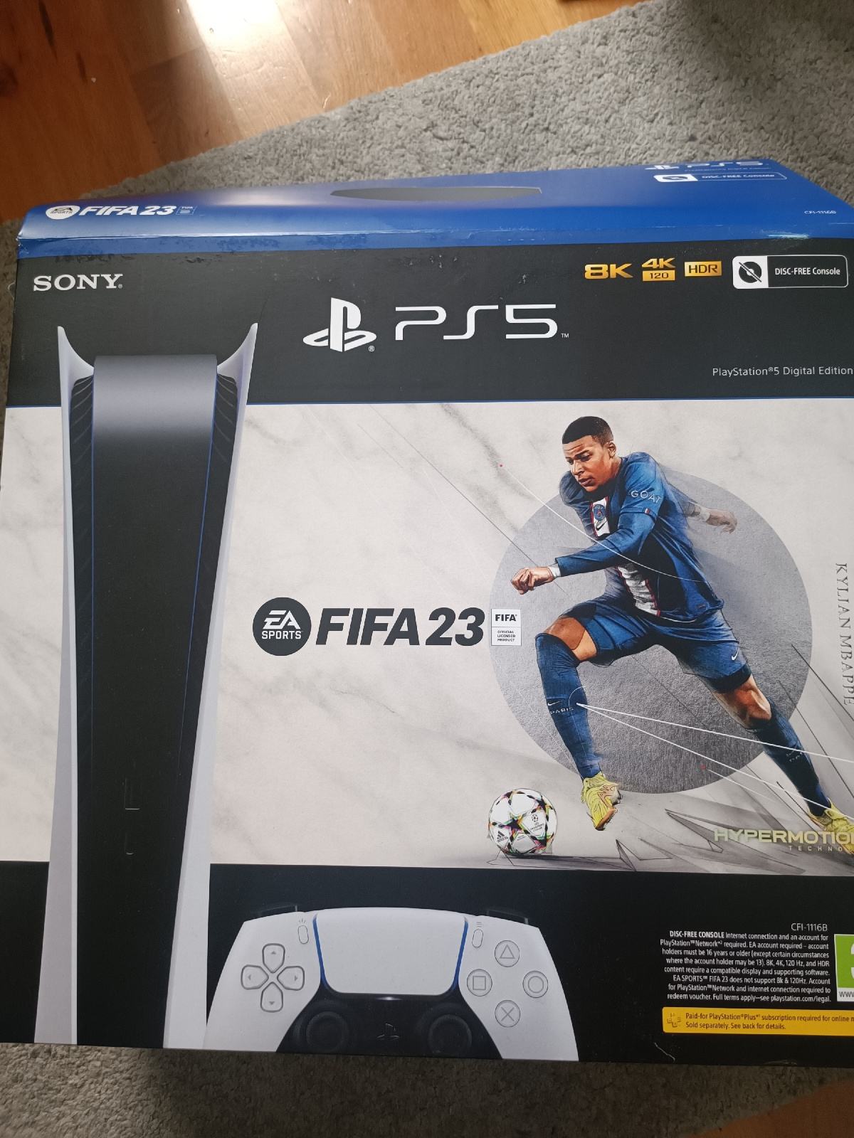 PlayStation 5 + 4 igrice + PlayStation plus EXTRA pretplata