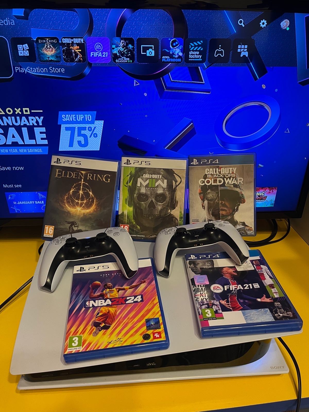 PlayStation 5 Digital PS5 + igrice