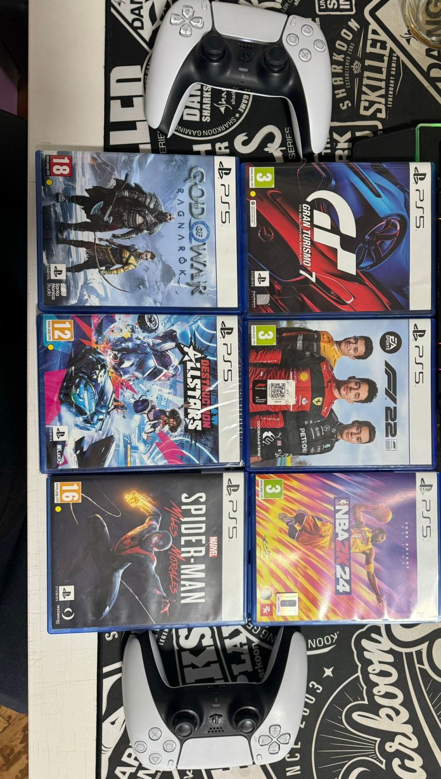 Ps 5 + 6 igrica + 2 kontrolera + monitor