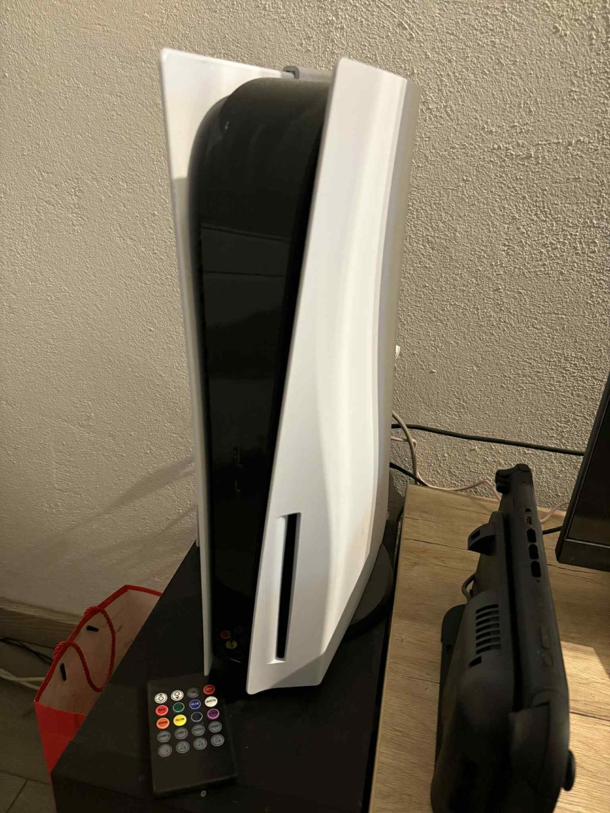 PS5 konzola disk verzija