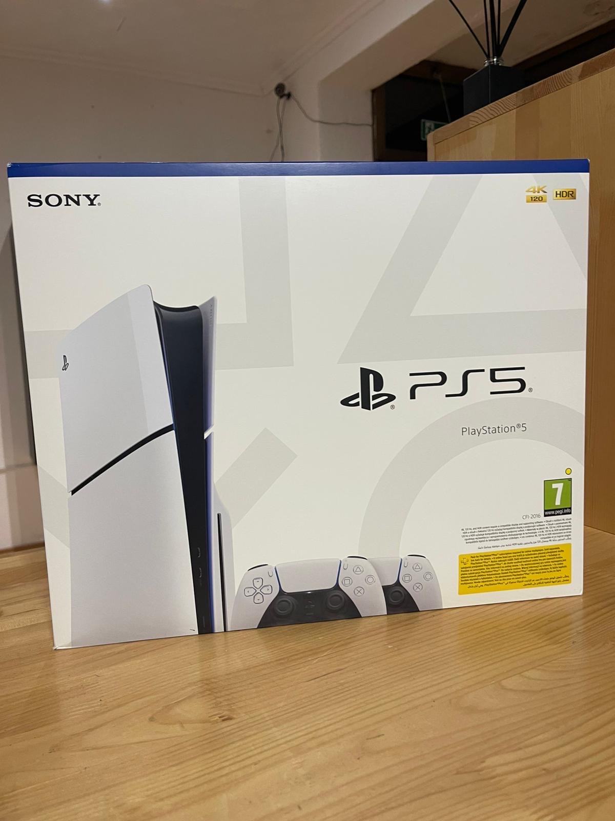 Sony PlayStation 5 Disk V. 825GB sa dva kontrolera PS5 + FC25