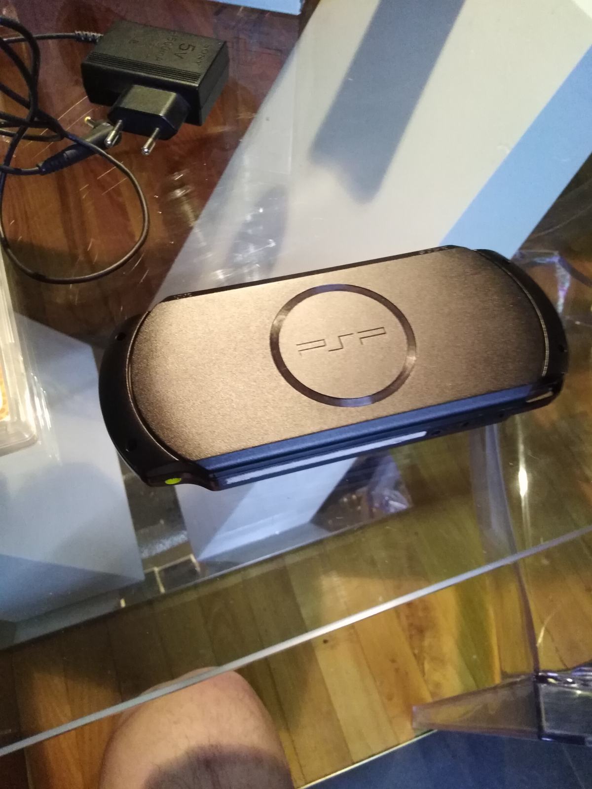 PLAY STATION PSP-E 1004 CB