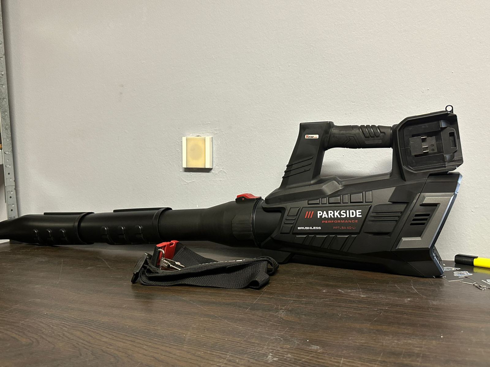 PARKSIDE PERFORMANCE PUHAČ 40V PPTLBA 40-Li C3 *R1/RATE*