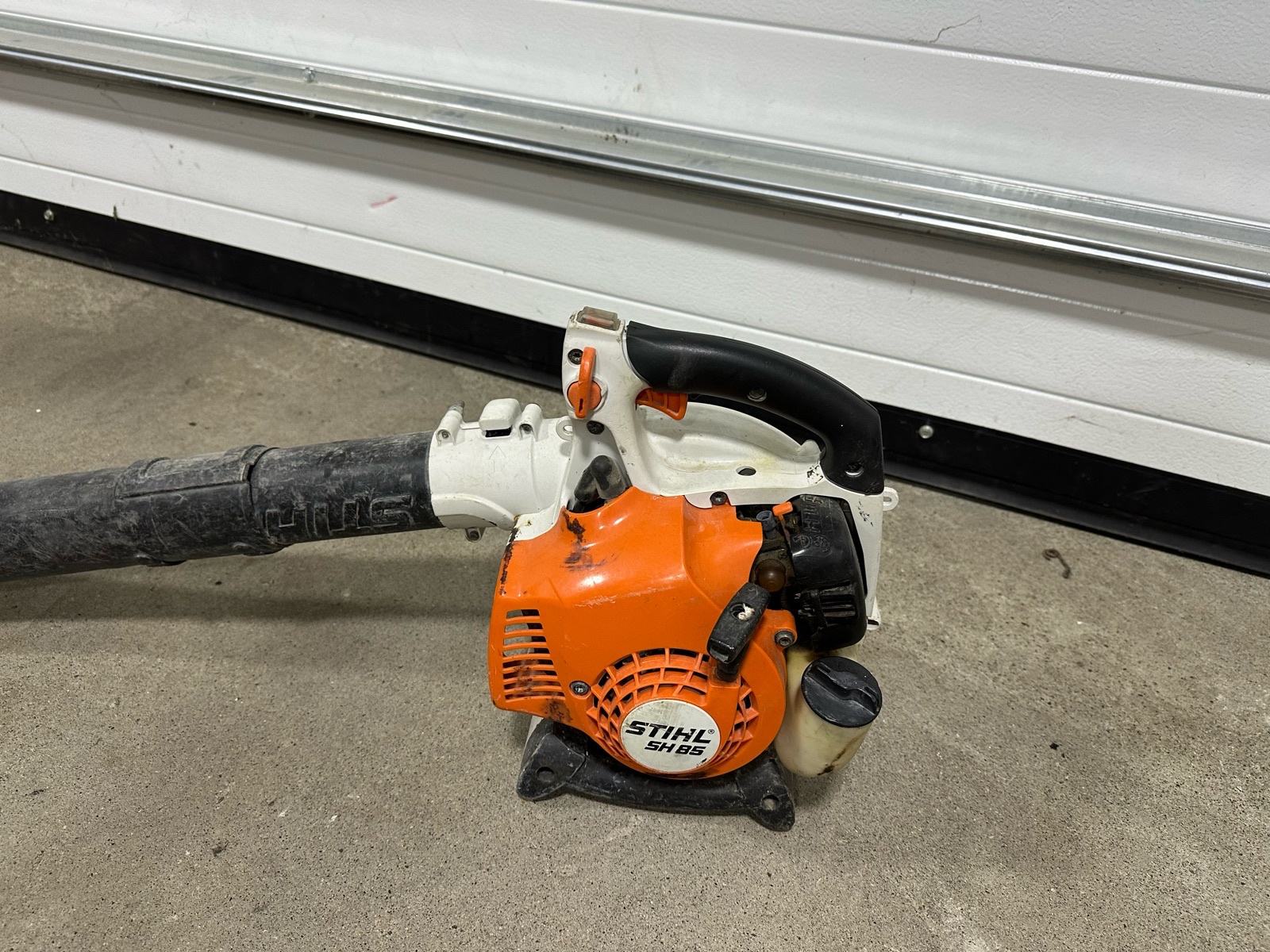 Stihl puhač SH85
