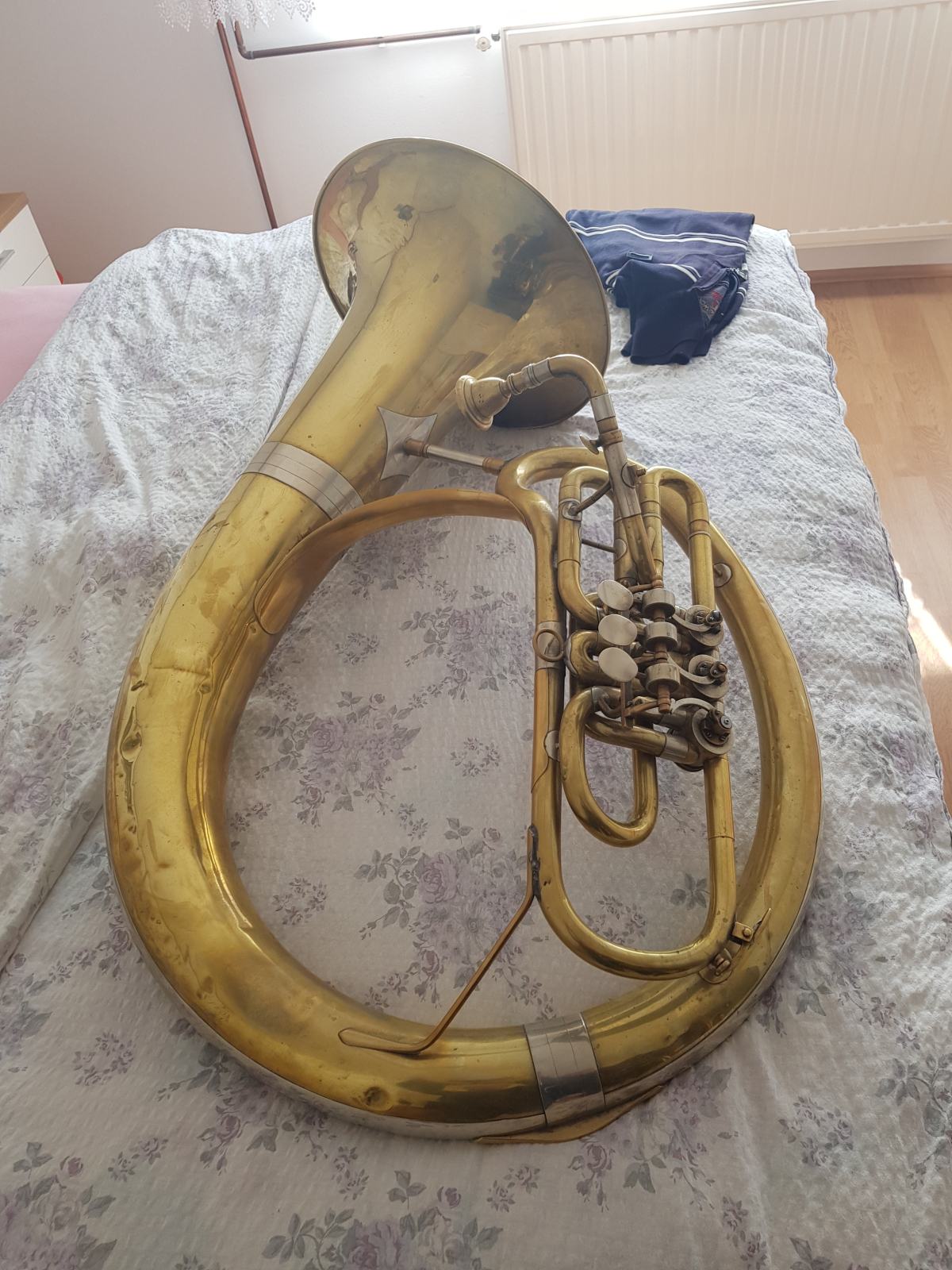 Prodaje se bas truba