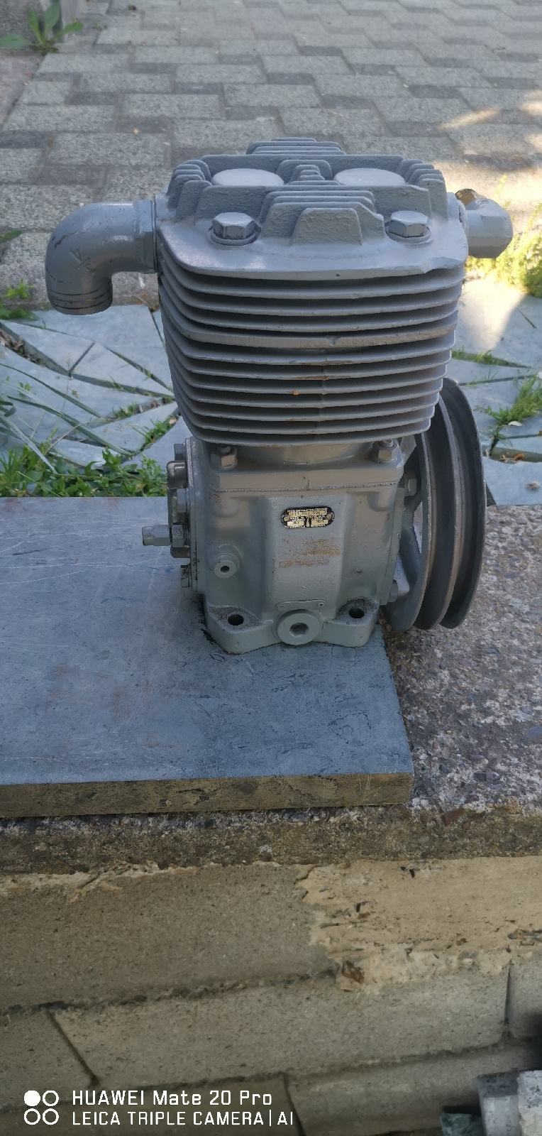 Glava kompresora sa remenicom