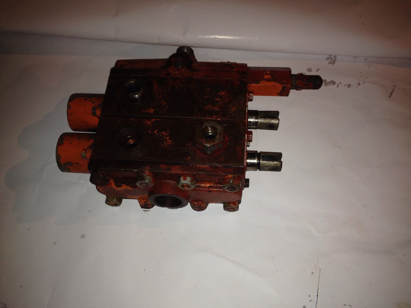 HIDRAULIČNI RAZVODNIK!!!!!