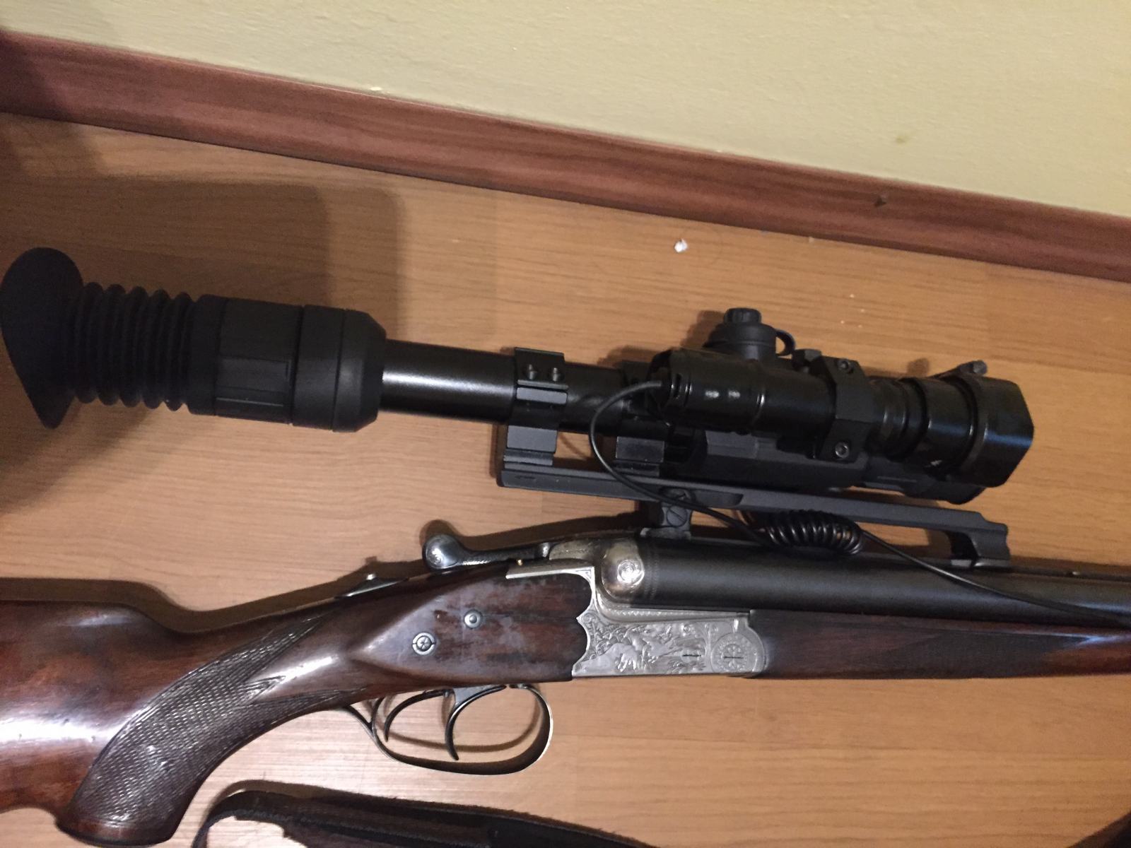 Drilling Suhl s optikom yukon photon RT 4,5x42