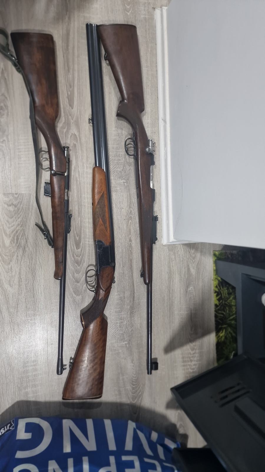 Komplet 3 puske i pistolj