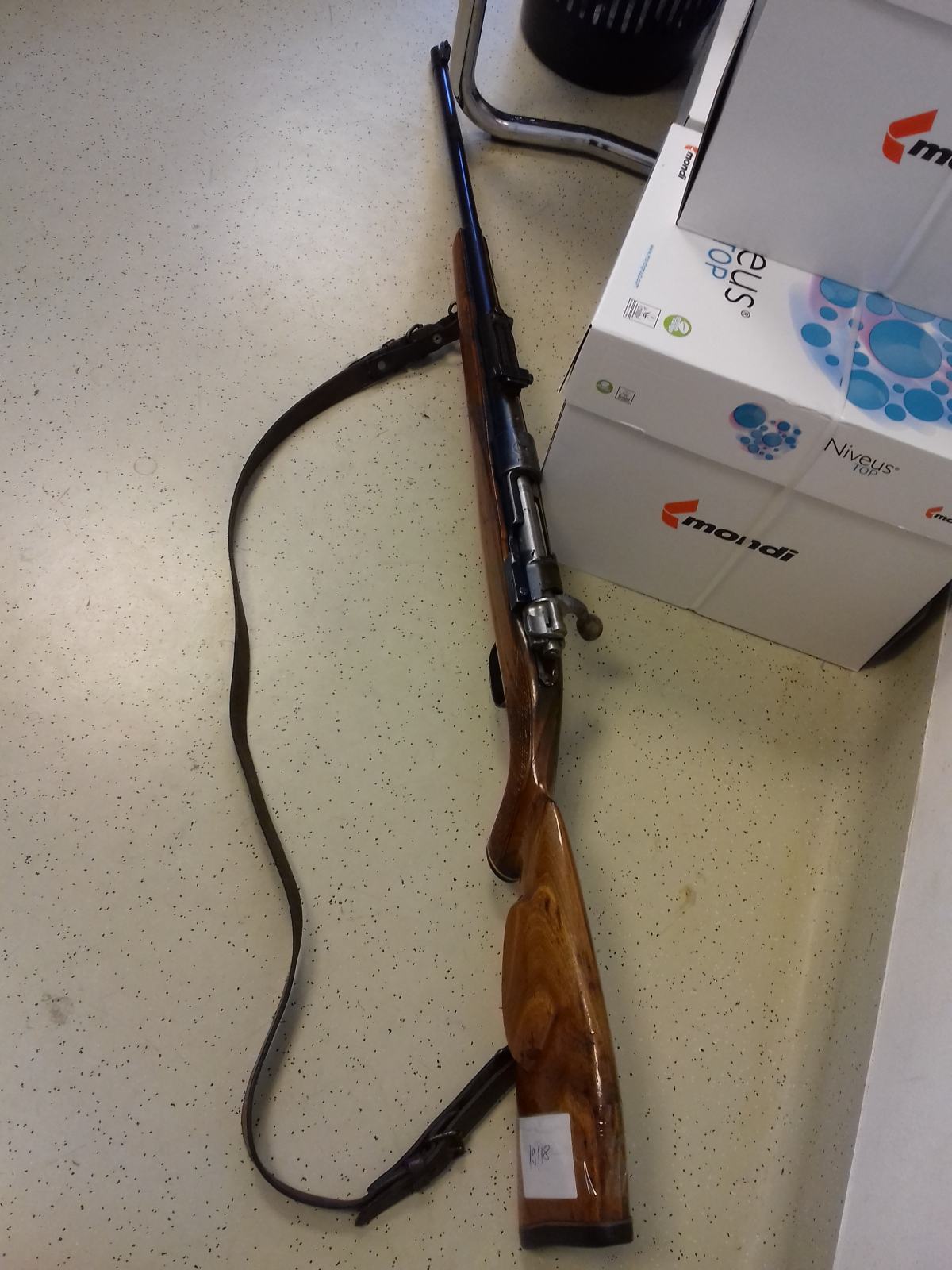 Lovacka puska crvena zastava M48