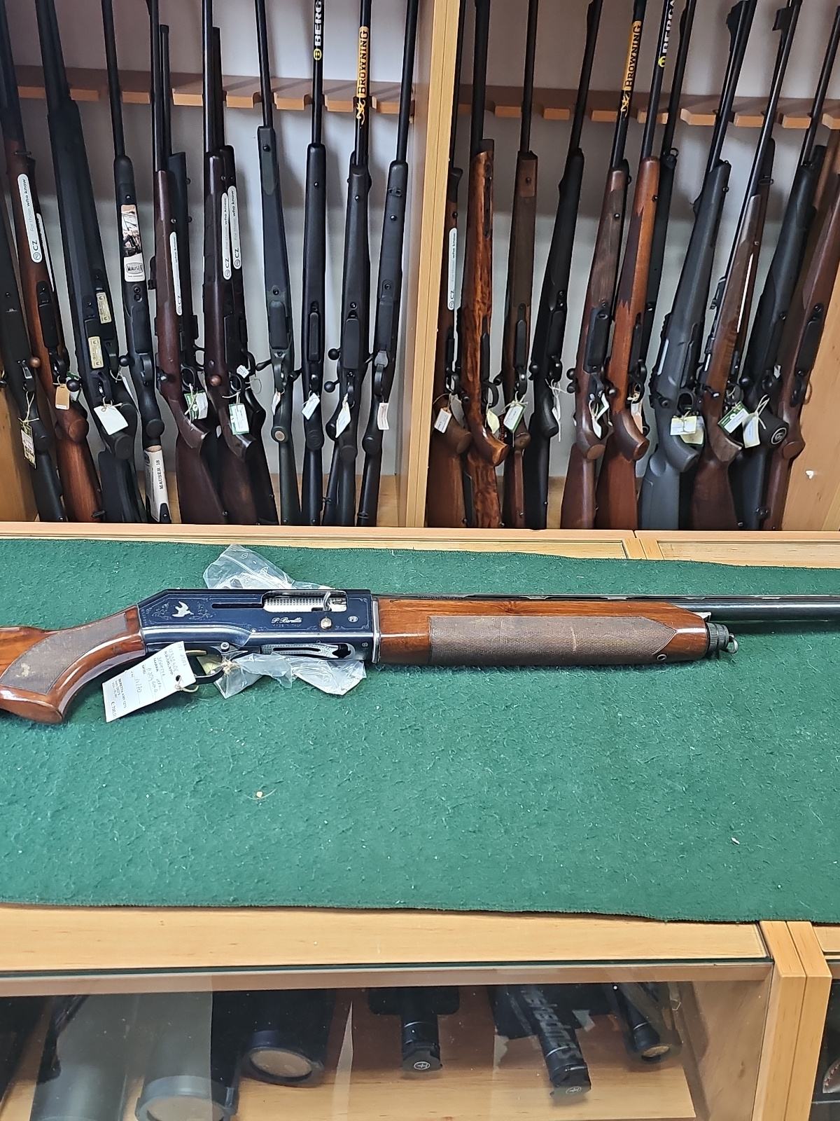 Poluautomatska sačmarica Beretta A304 Gold Lark 12/70