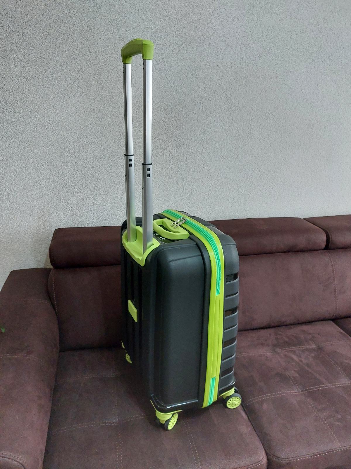 kofer putni silikonski kabinski nov