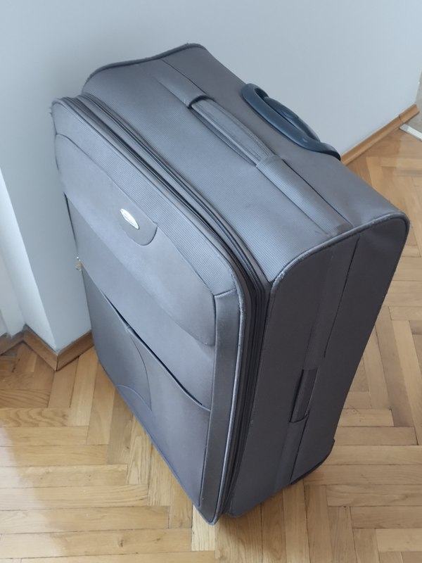 Kofer Samsonite zapremine 104 l