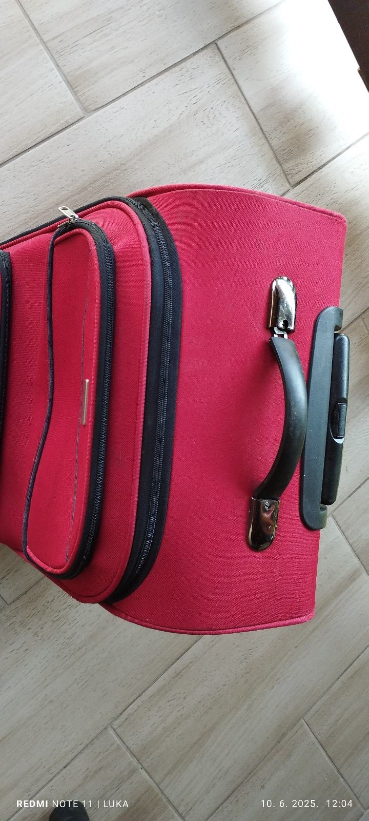 PUTNI KOFER sa kotačima