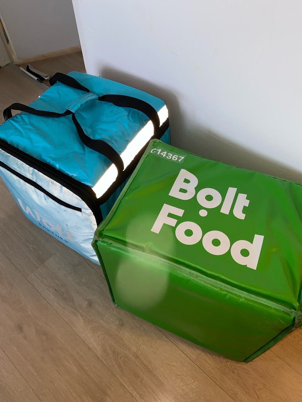 Wolt i Bolt torba za dostavu