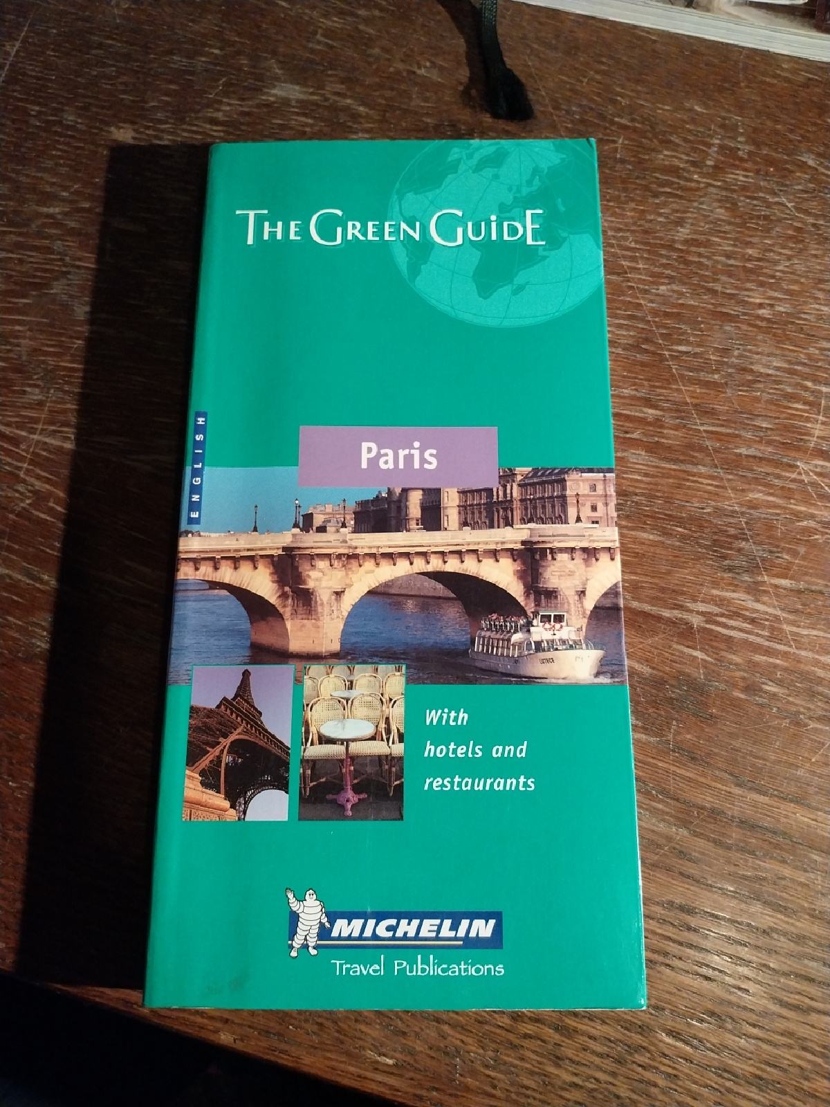The green guide Paris