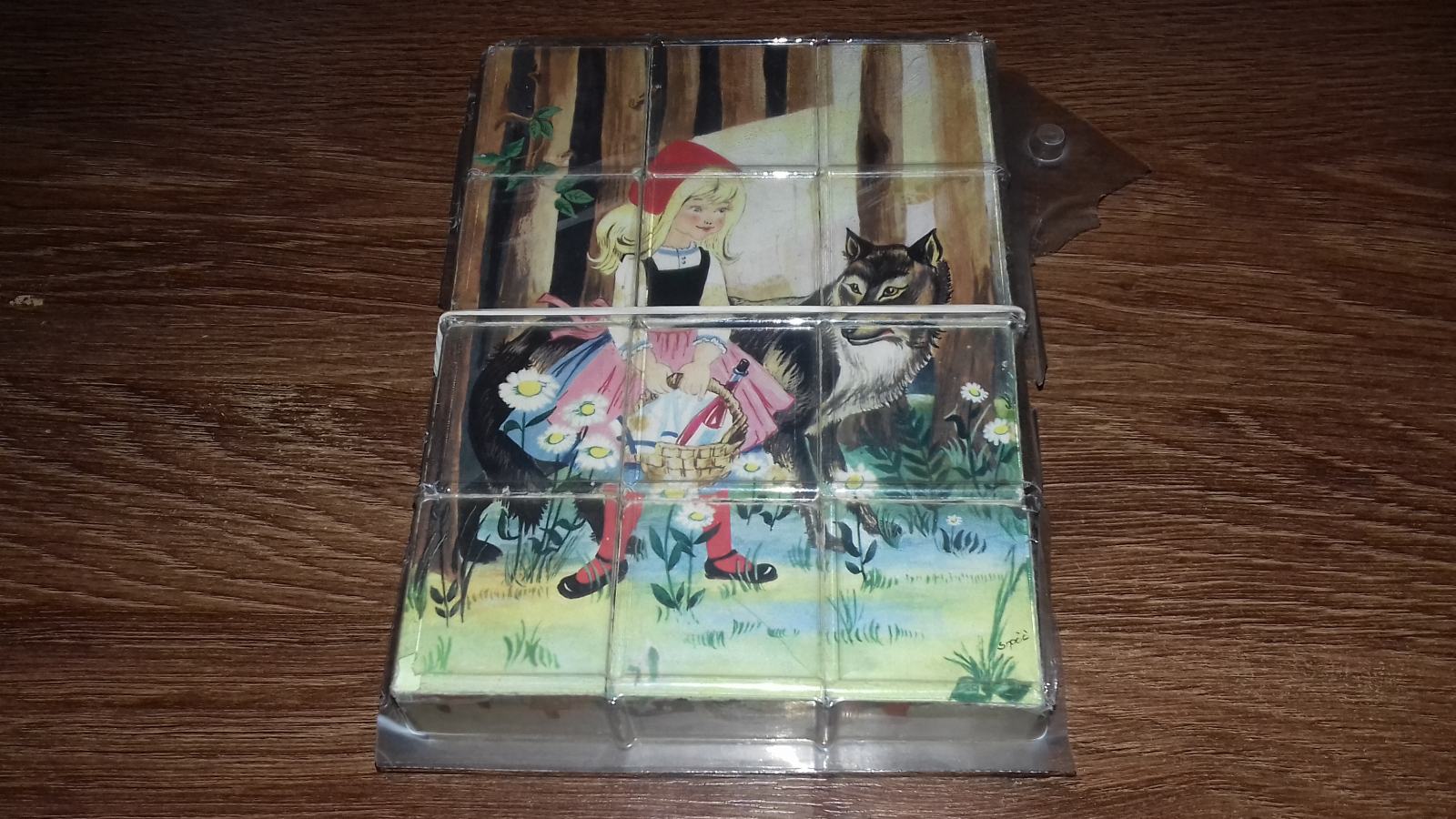 Stare plastične puzzle kocke - 6 različitih puzzli