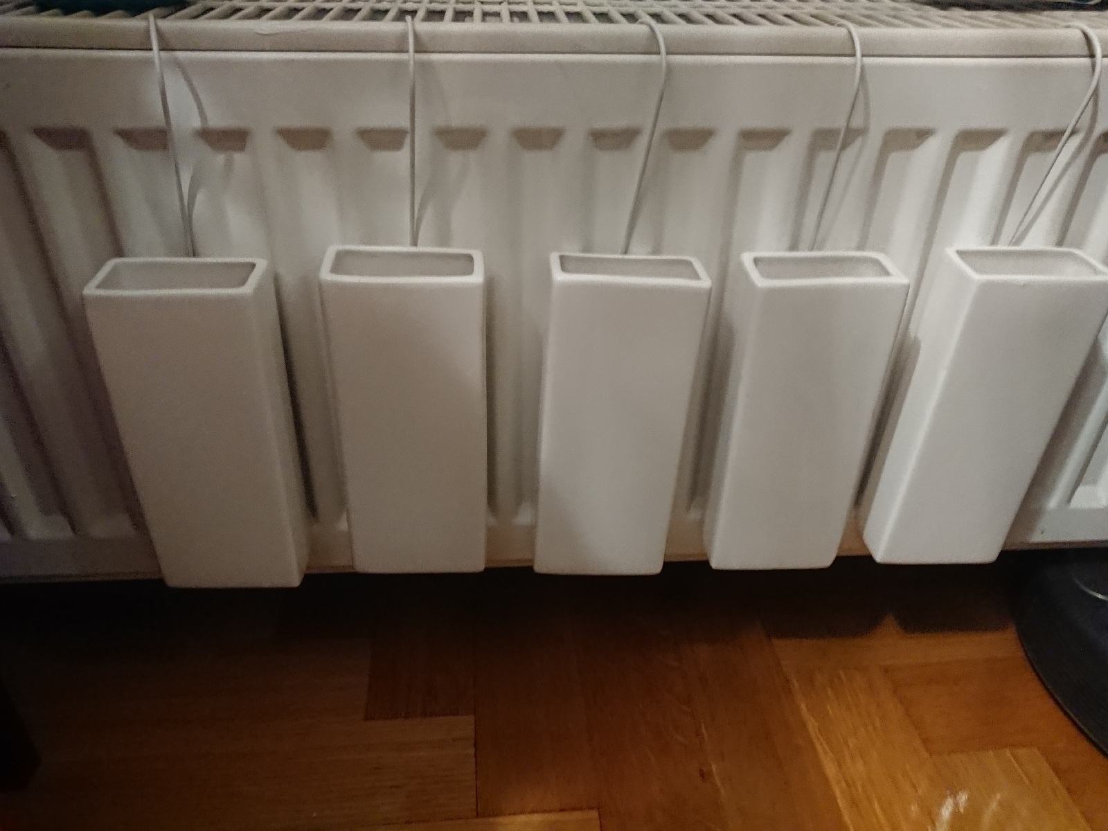 Keramicke posude za vodu za radijator