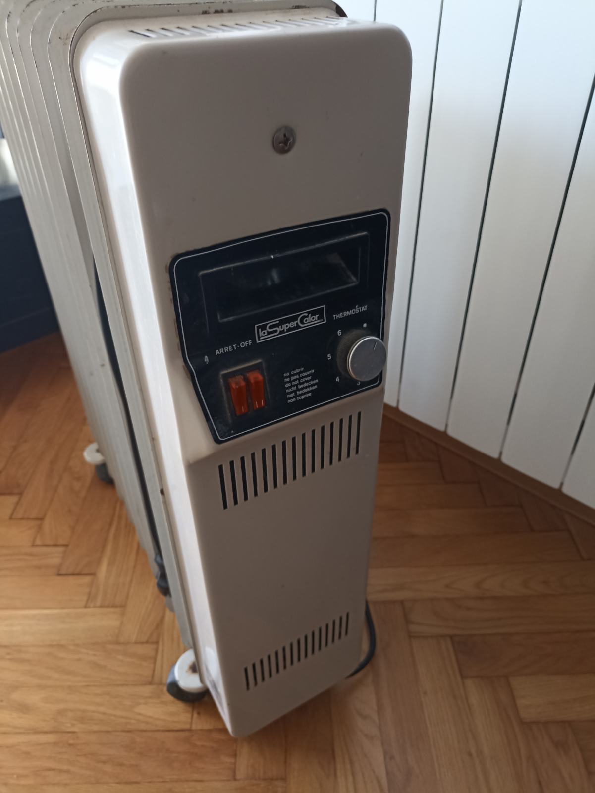 ULJNI RADIJATOR 9 REBARA 2000 W - SAMO 30 EURA