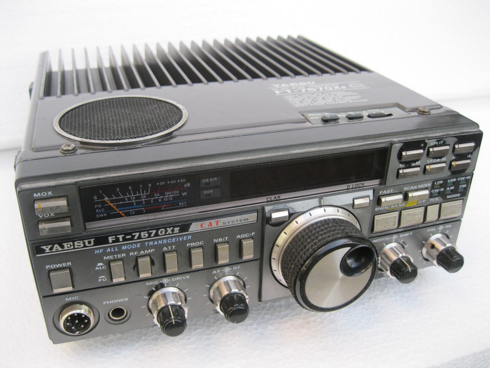 KV stanica Yaesu FT-757gxII