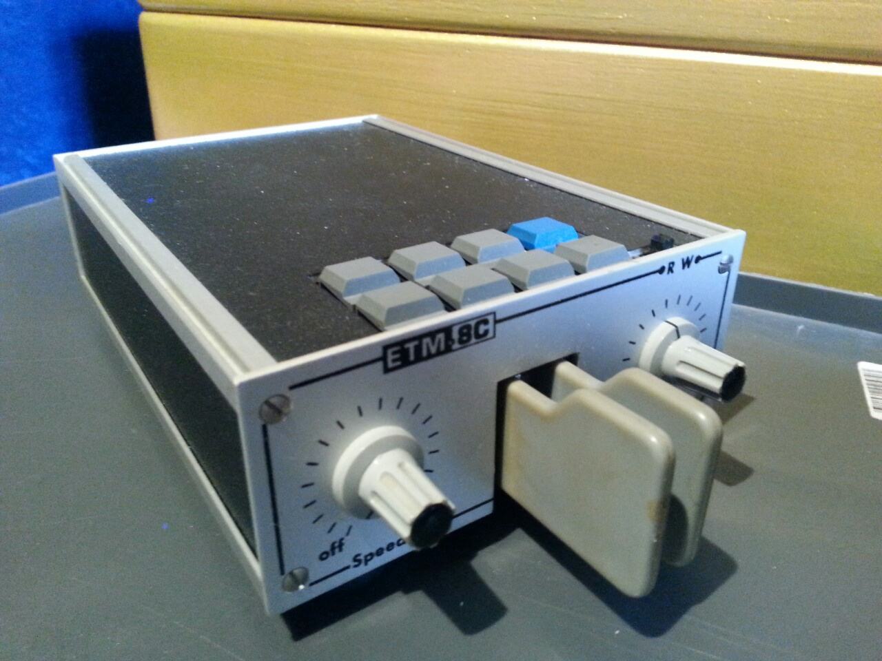 Elektronski taster ETM8C