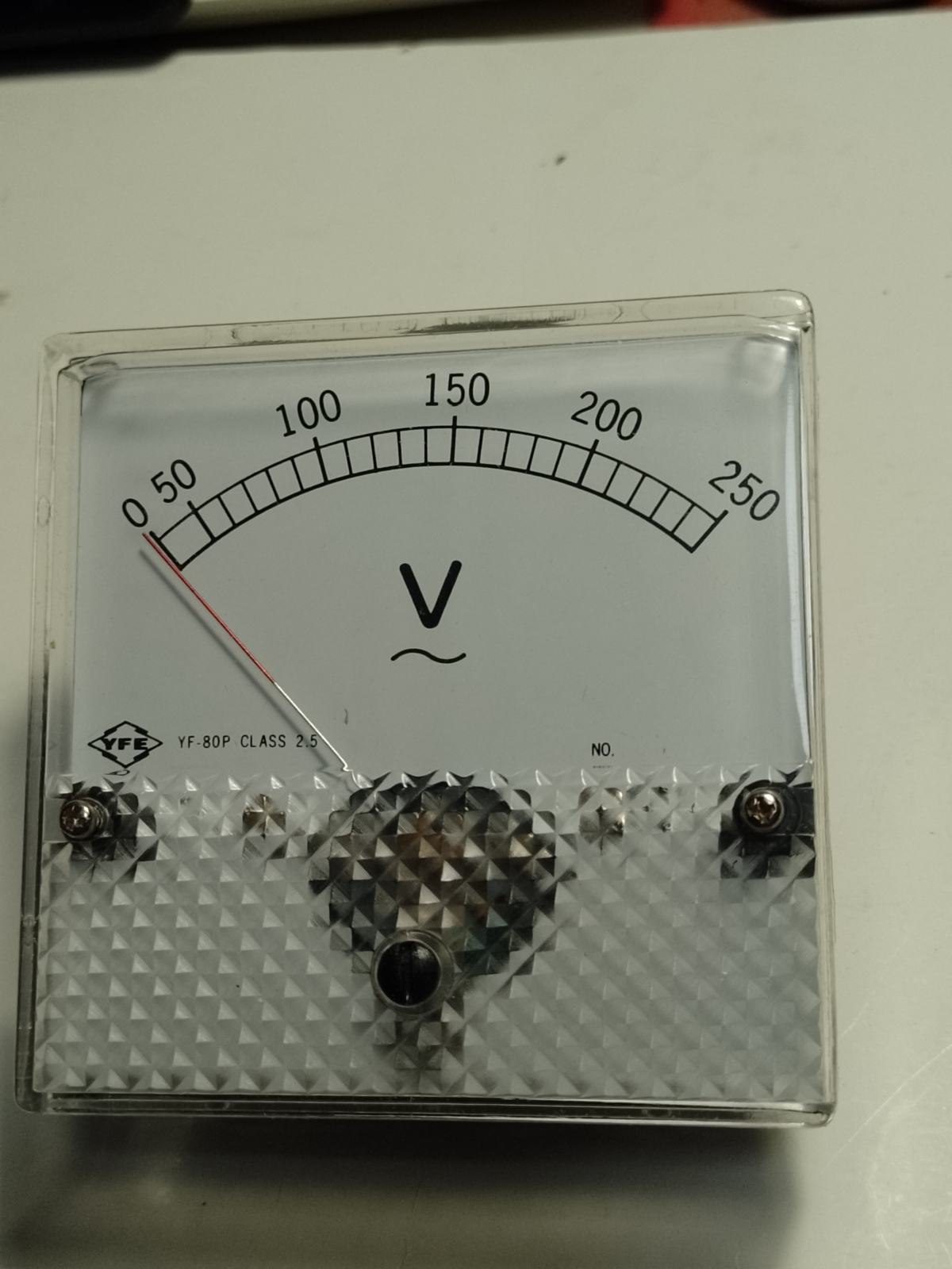 INSTRUMENT 250 V