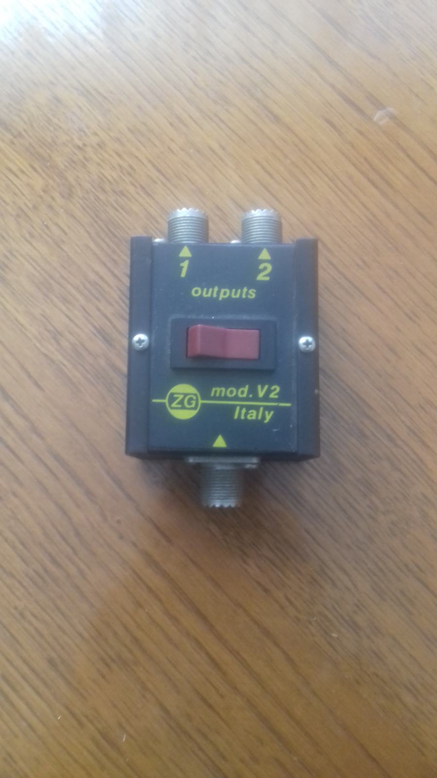 preklopnik za 2 antene 100w