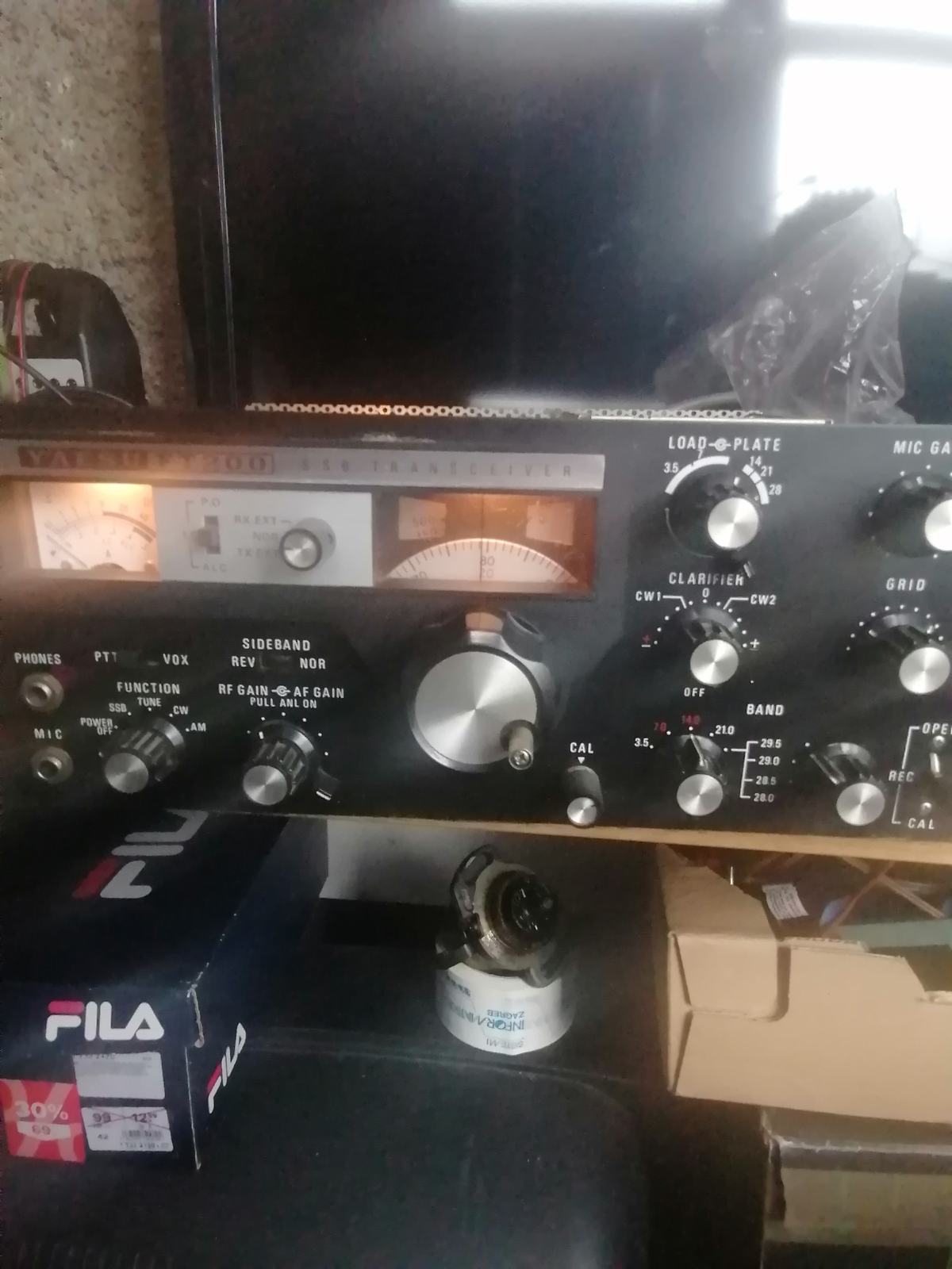 HF transceiver Yaesu FT200.