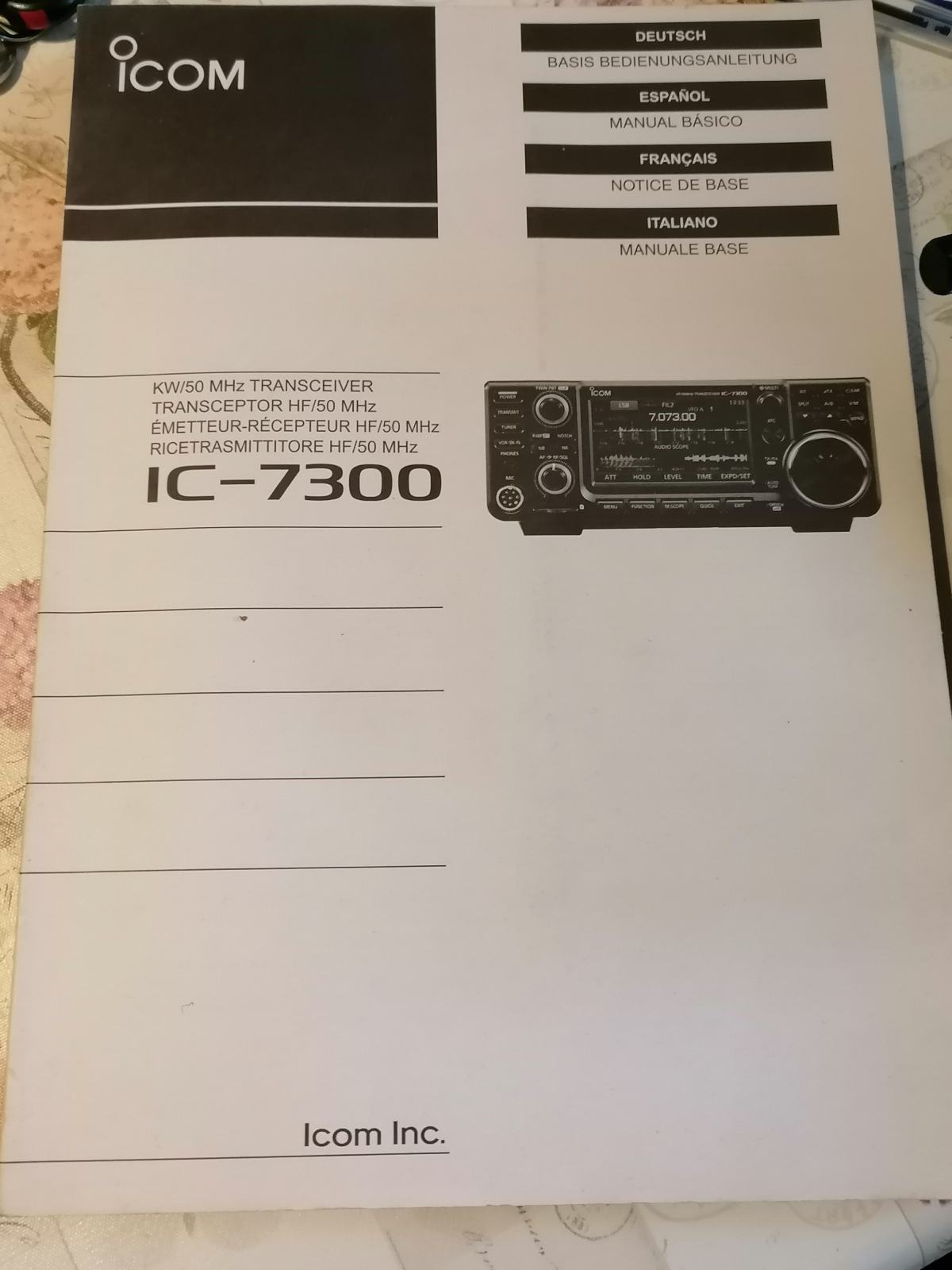 Knjiga ;Manual za Icom 7300.