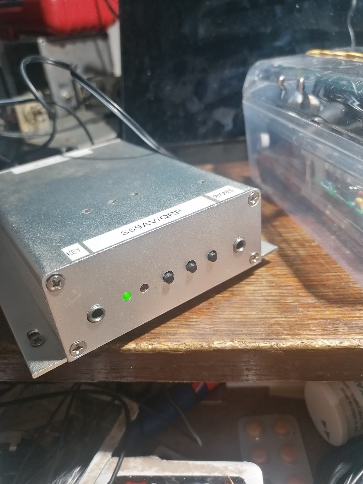 QRP transceiver 40 M band.;Rock mite.