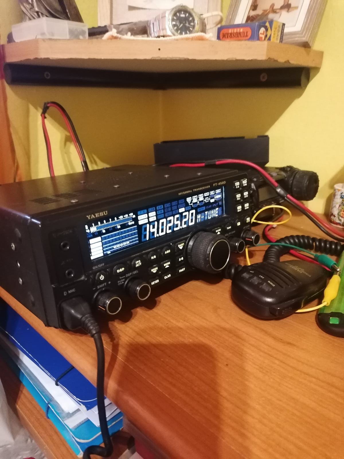 Yaesu FT 450 D HF +50 Mhz transceiver