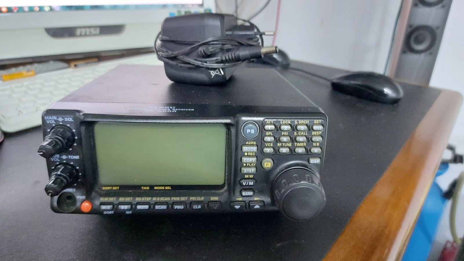 Yaesu VR 5000 receiver