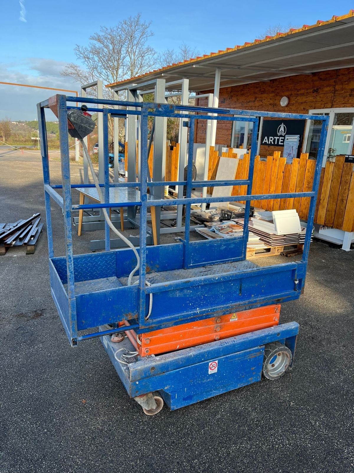 Dizalica radna platforma