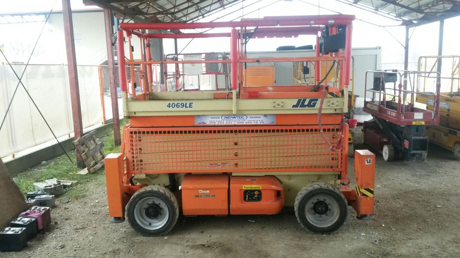 ELEKTRIČNA PLATFORMA – JLG 4069 LE