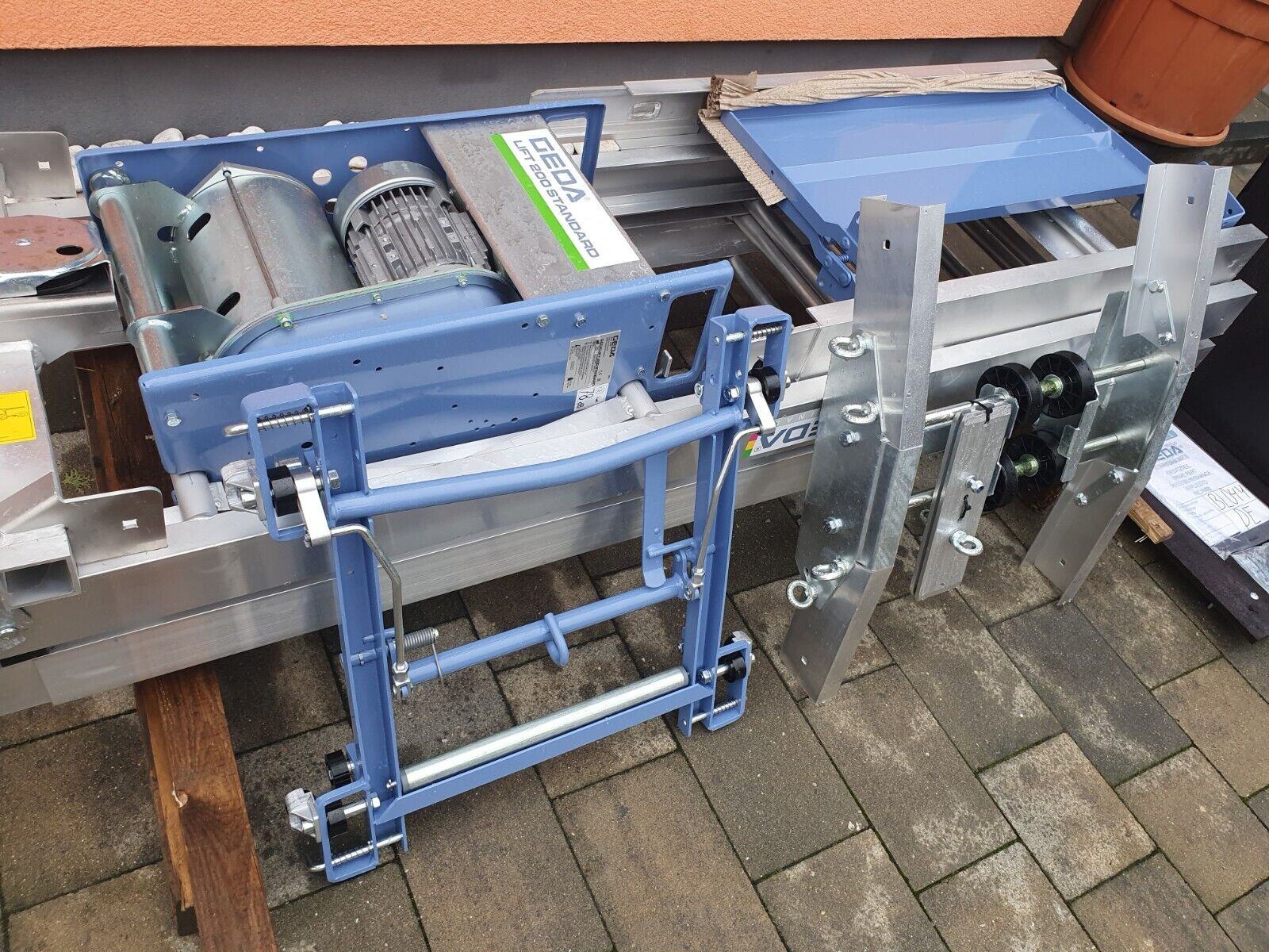 GRADEVINSKI LIFT GEDA STANDARD 200kg/14m