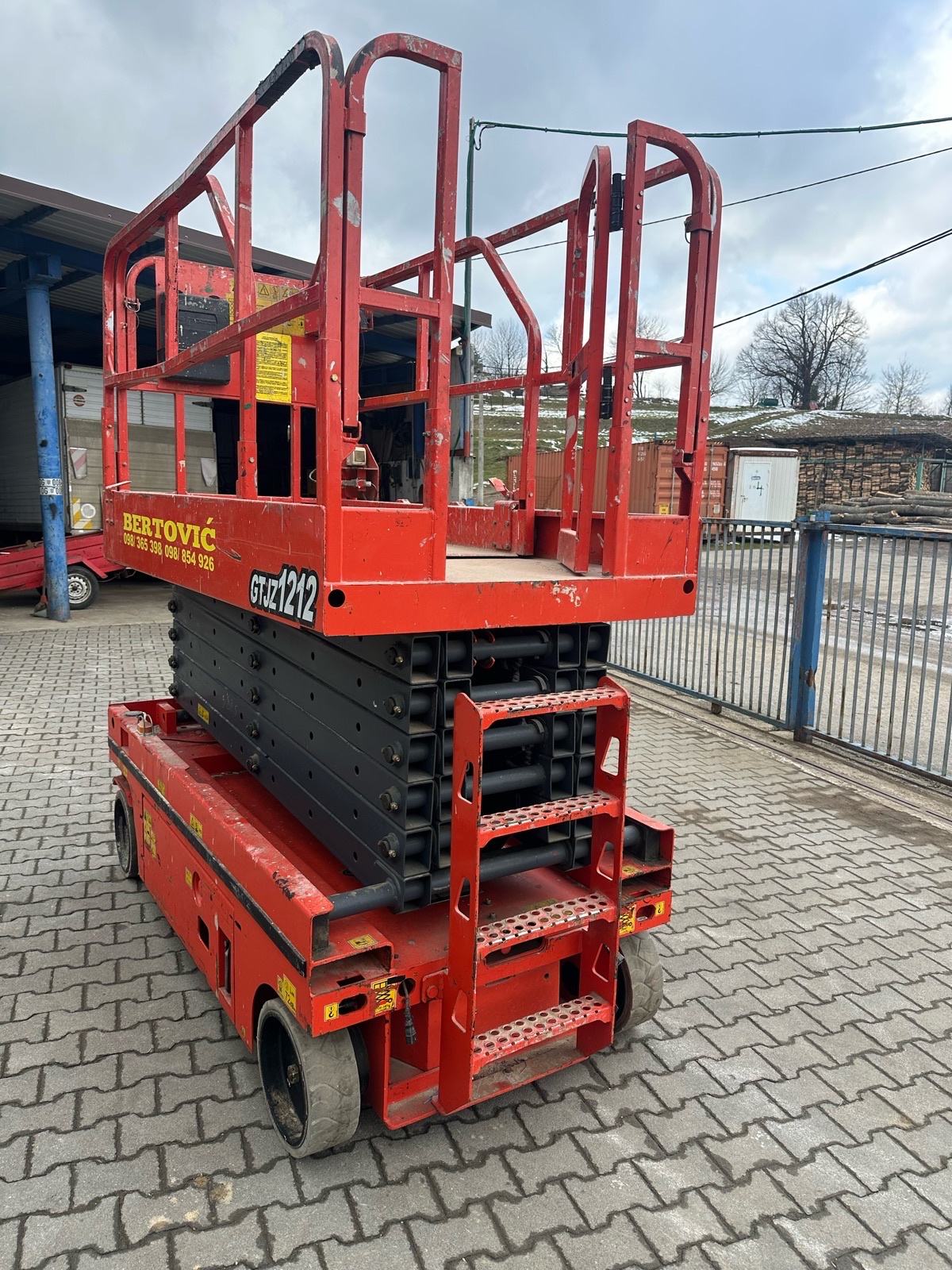 Hidraulična podizna platforma GTJZ 1212