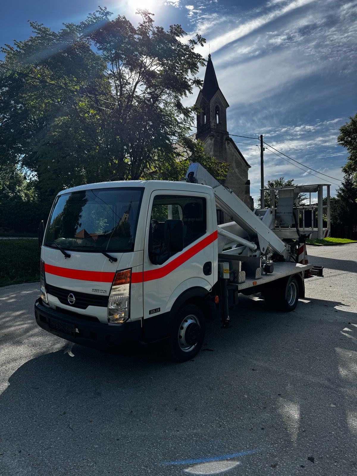 NISSAN CABSTAR 2.5 DCI,PODIZNA PLATFORMA MX20/20m