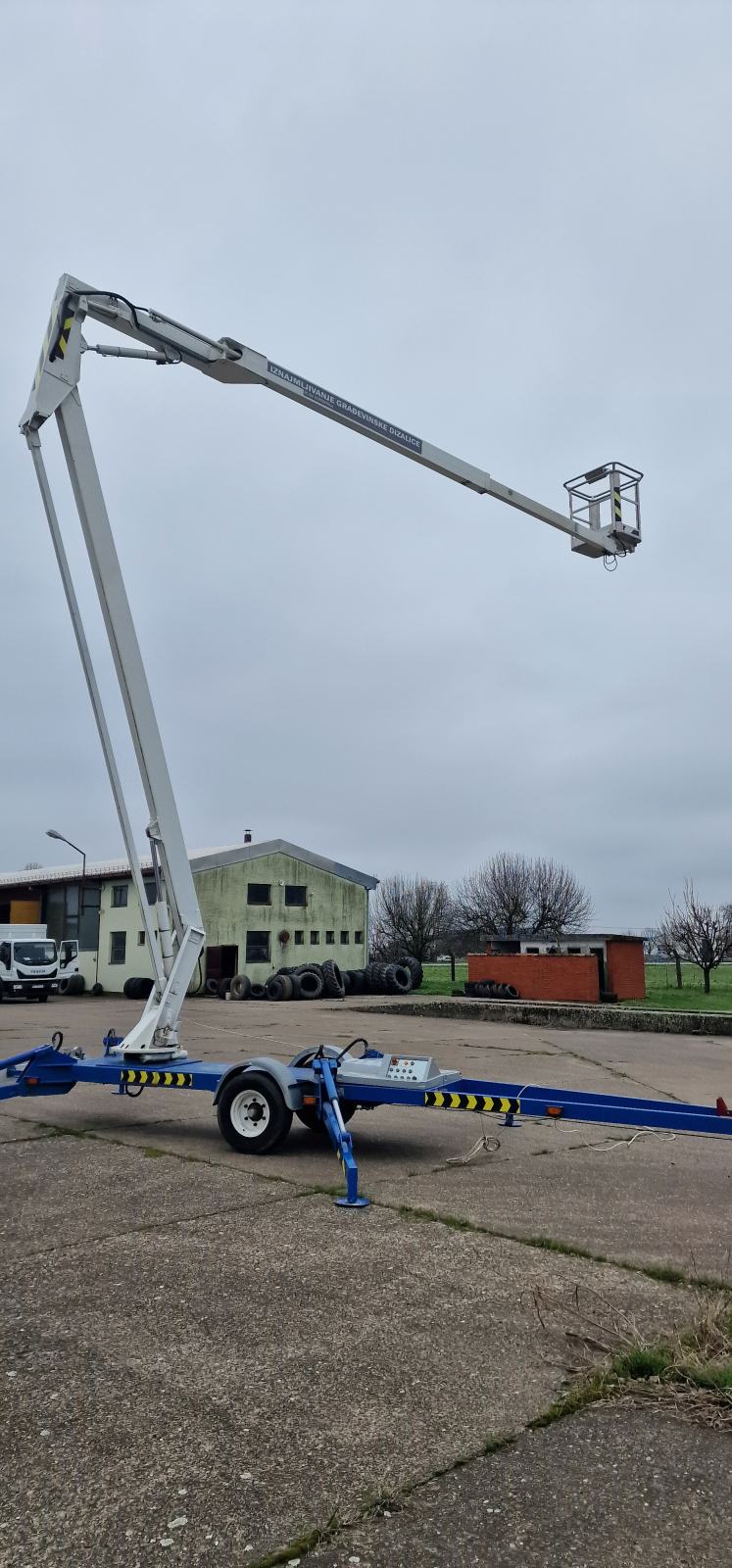 PRODAJA, PODIZNA PLATFORMA 18M