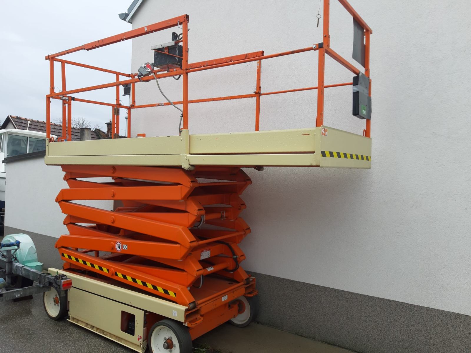 Najam mobilne bine platforme podizne za rad na visini prodaja