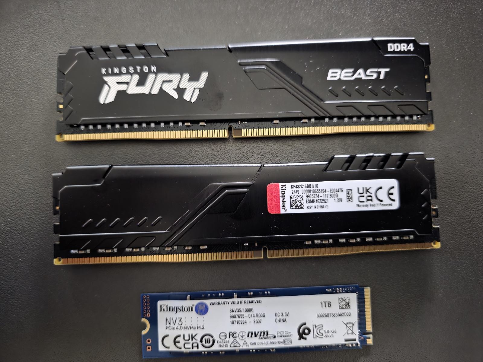 2x16 GB ram DDR 4 3200 Mhz + SSD nvme 1 TB