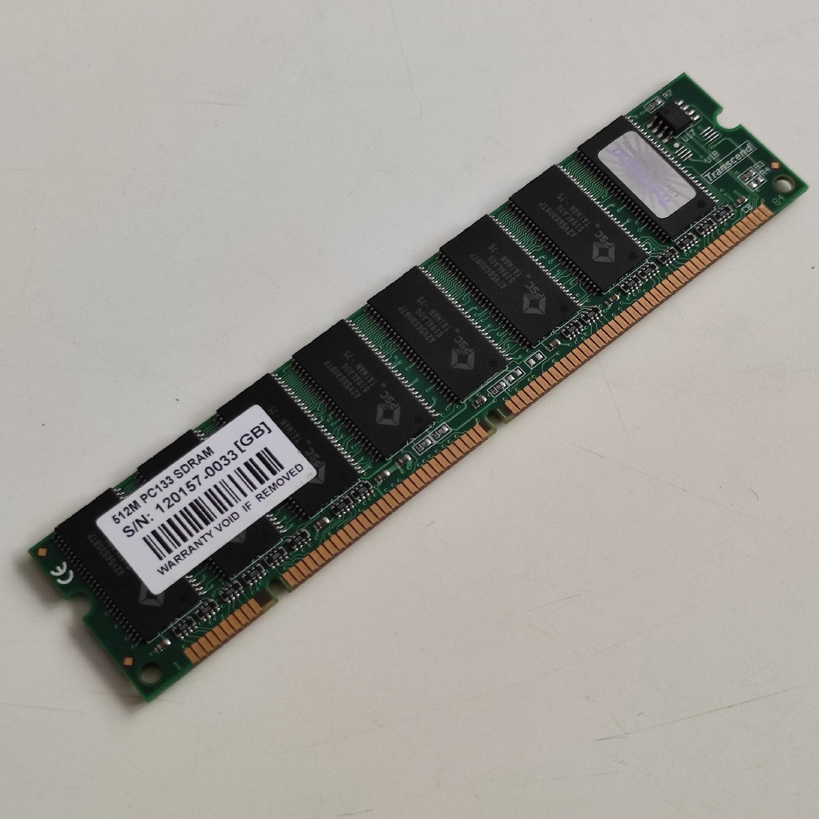 512MB Transcend PC133 SDRAM čip: PSC A2V56S30BTP