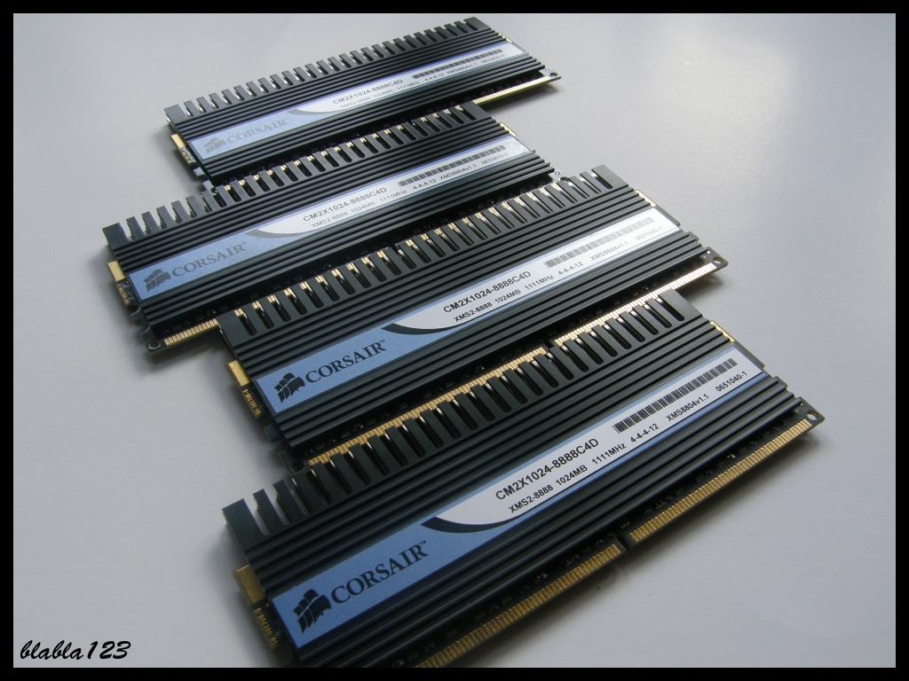 Corsair Dominator DDR2 4x 1GB 1066MHz RAM