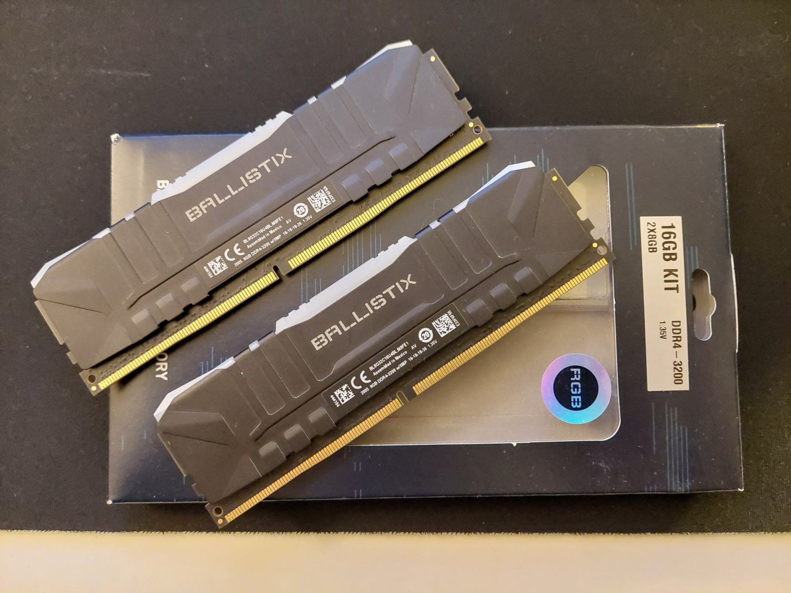 Crucial Ballistix DDR4 3200 2x8GB CL16 RGB