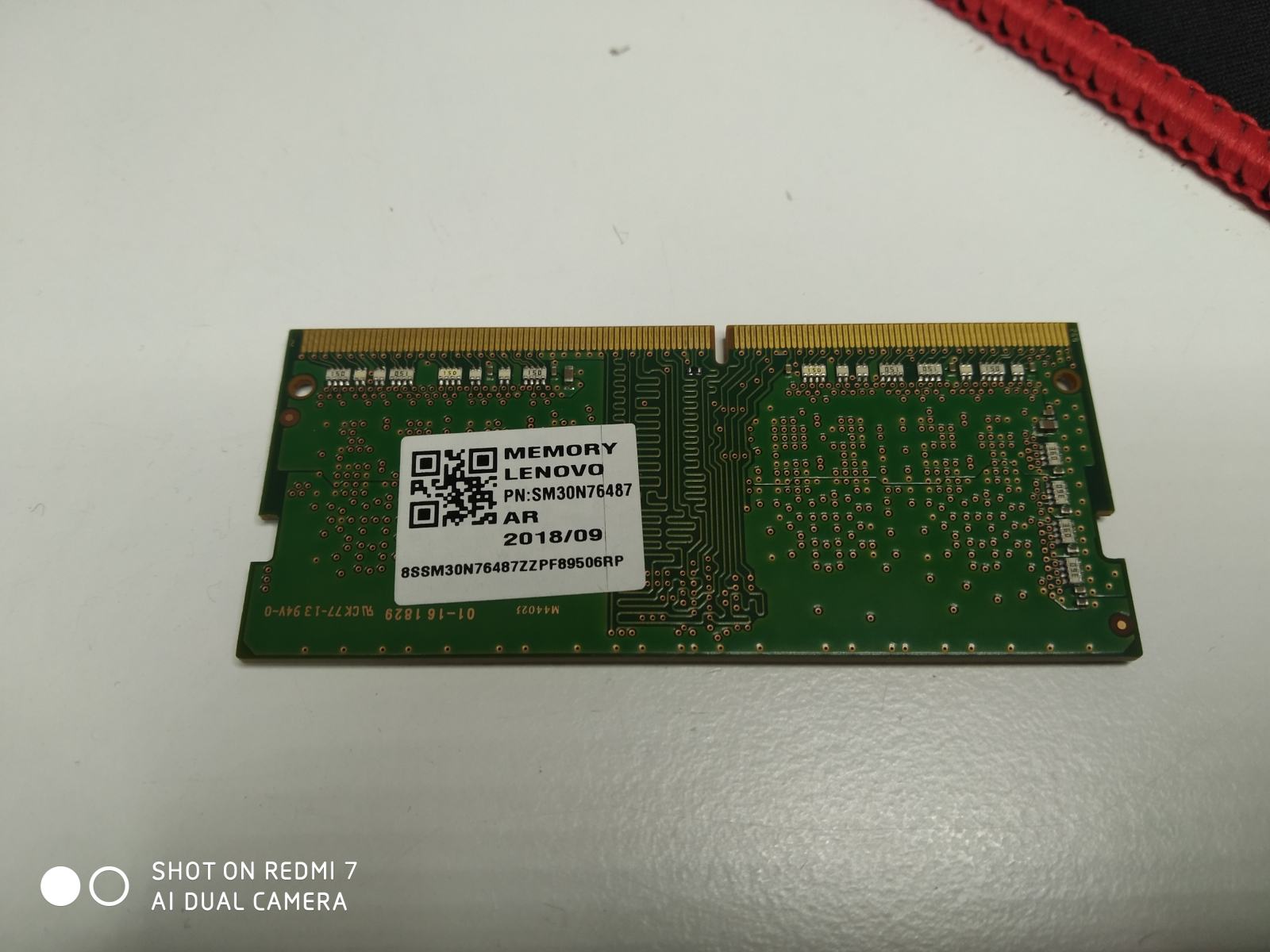 DDR4 - 4GB- Pogledaj slike, sve piše.