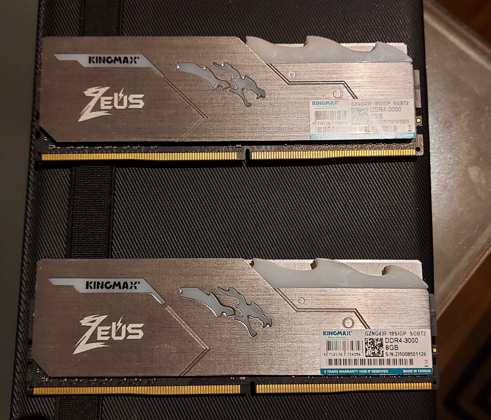 Kingmax Gaming Zeus Dragon RGB DIMM 8GB DDR4 3000MHz 288-pin, hladnjak