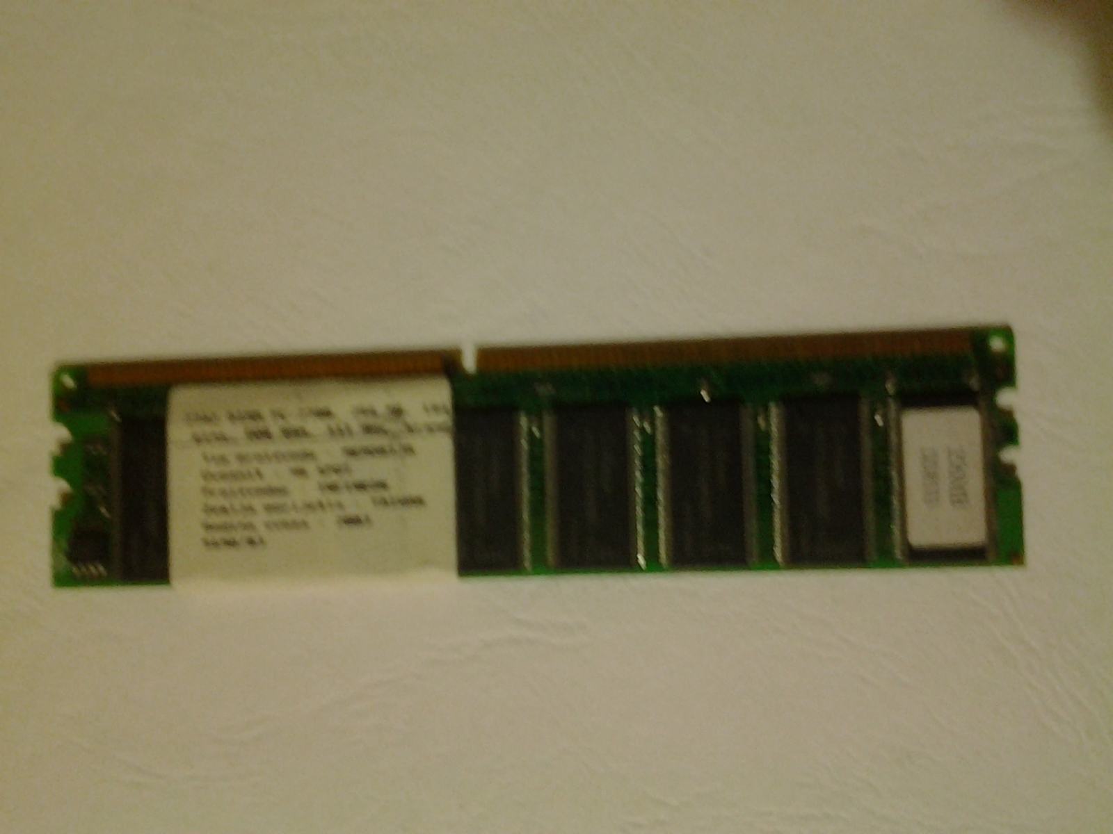 RAM - Infineon 256 MB, DDR1 PC-2700