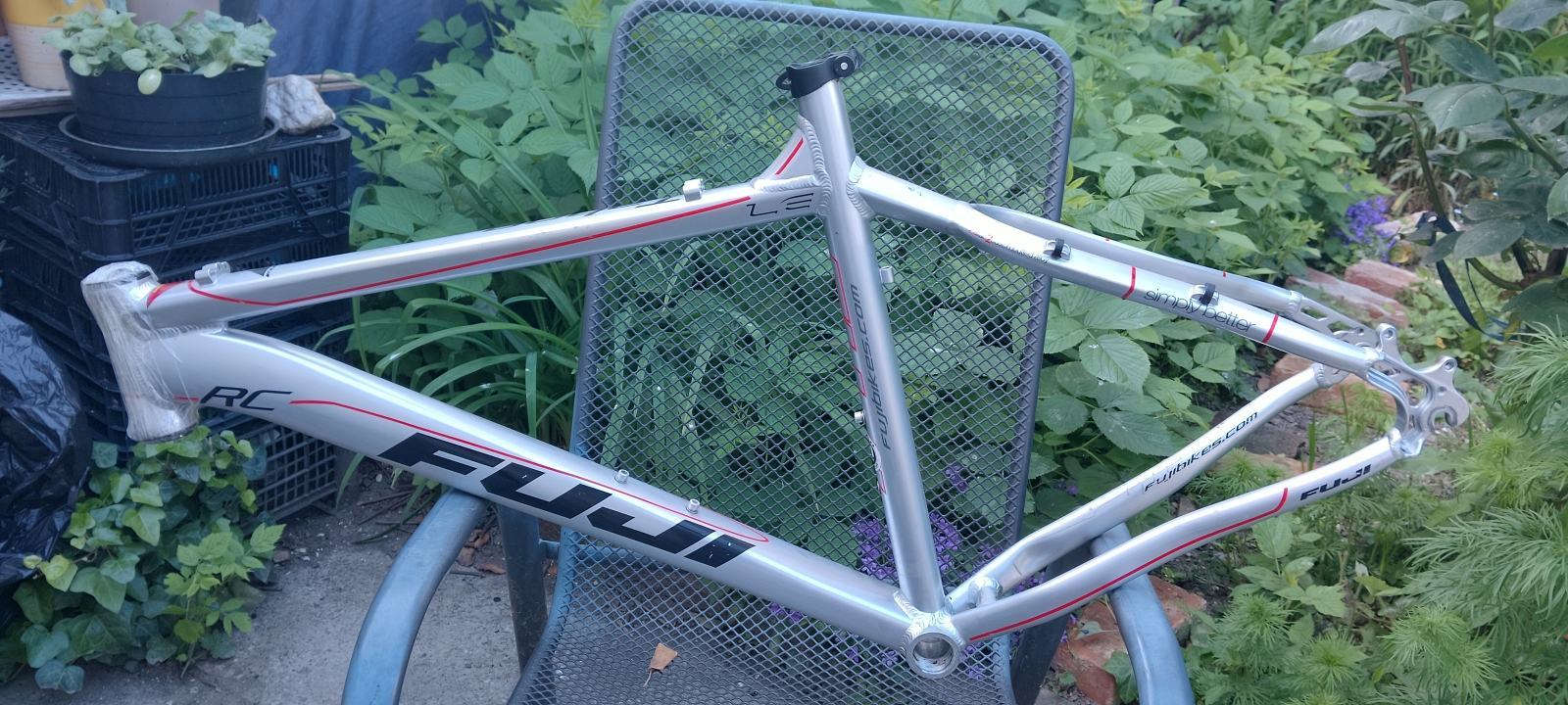 HT rama 26 velicina L,Fuji,KTM,Steppenwolf,Ghost,lagana,brza,oprema