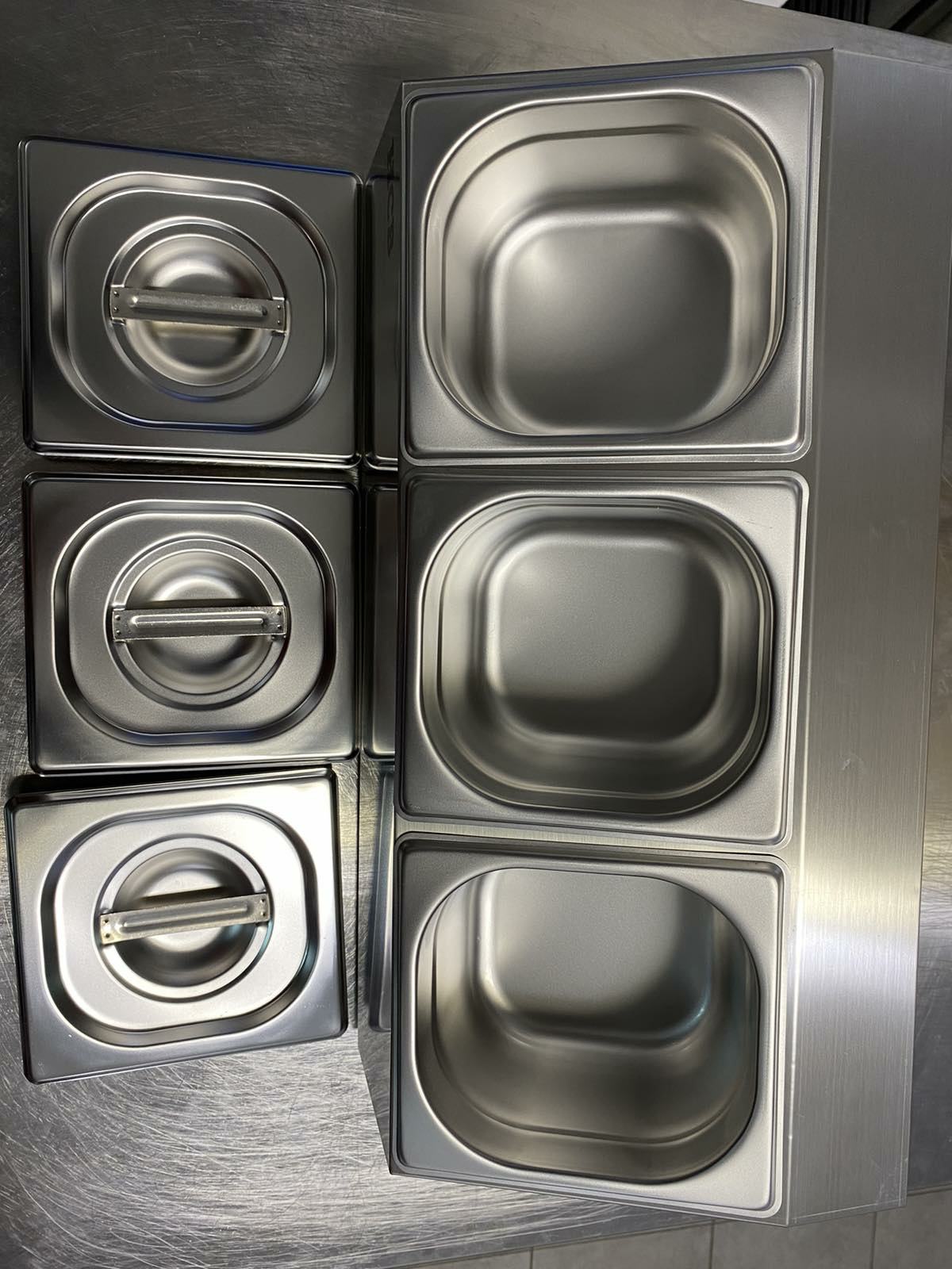 Vitrina nehlađena s 3 gastro posude GN1/6 NOVO