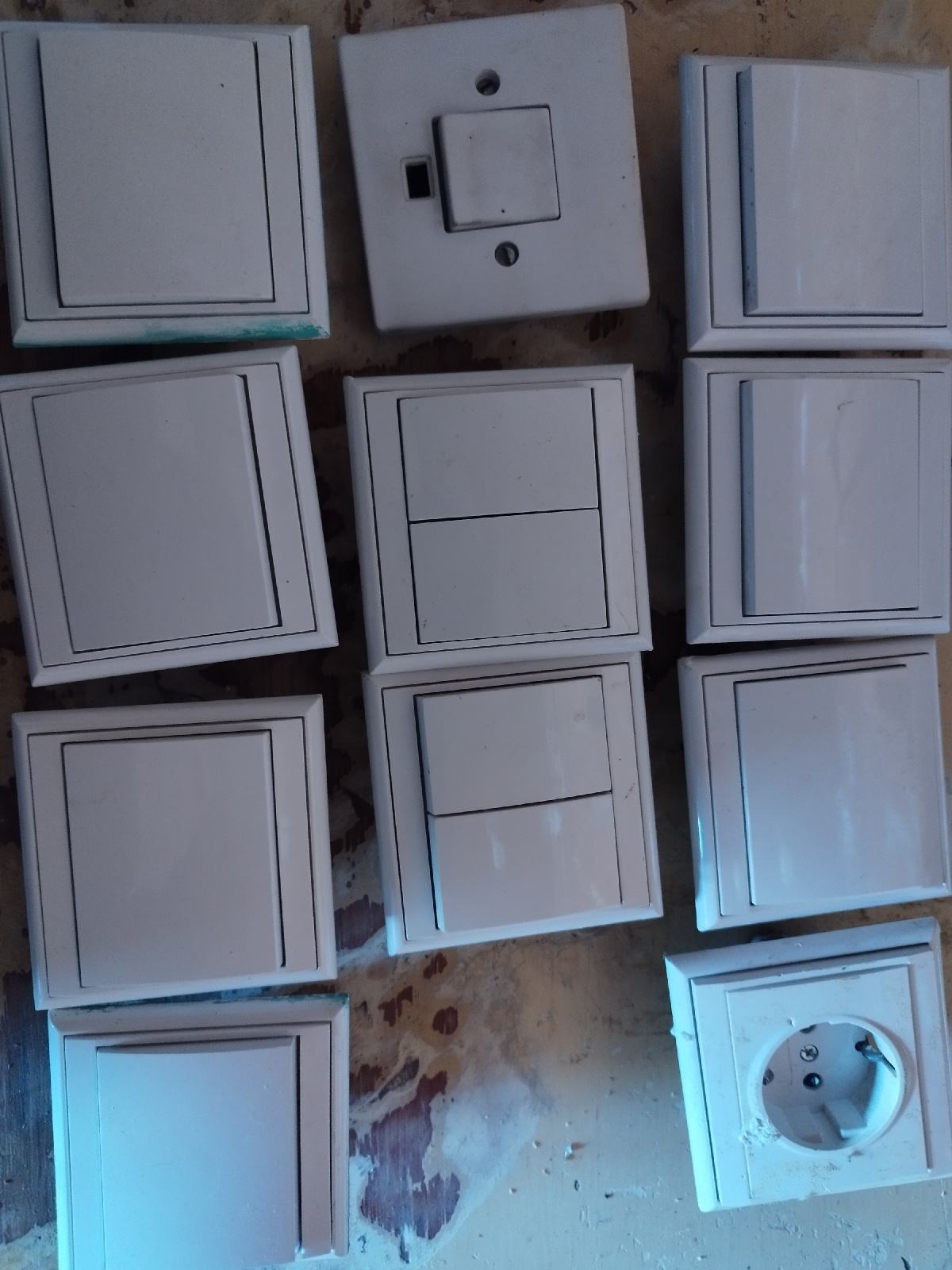 Utičnice, prekidači