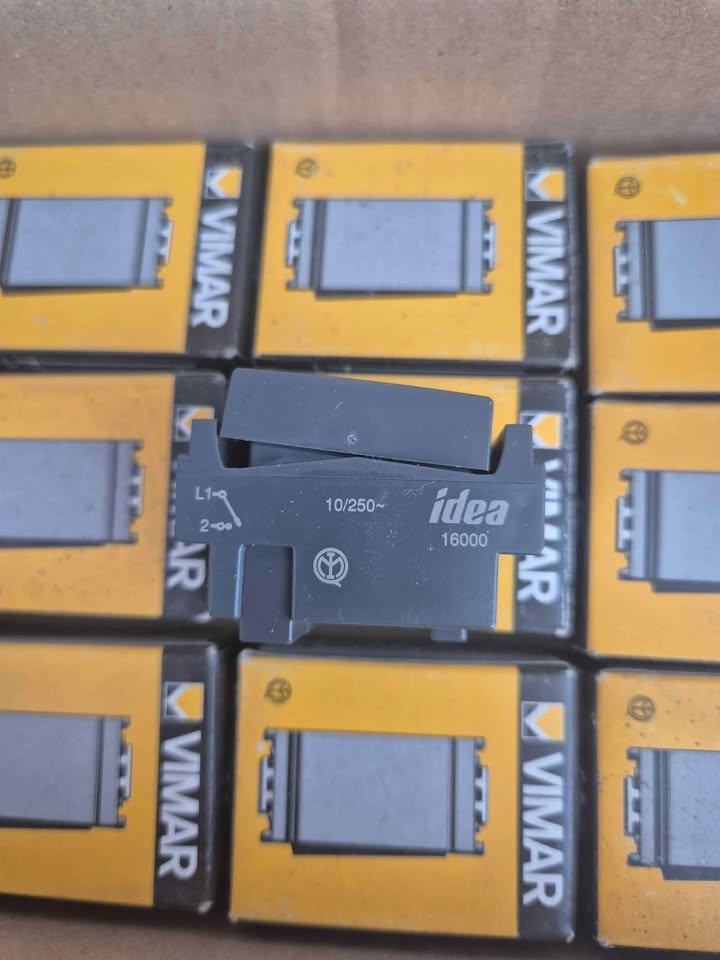 Vimar idea 16000 prekidači i ukrasni metalni okviri